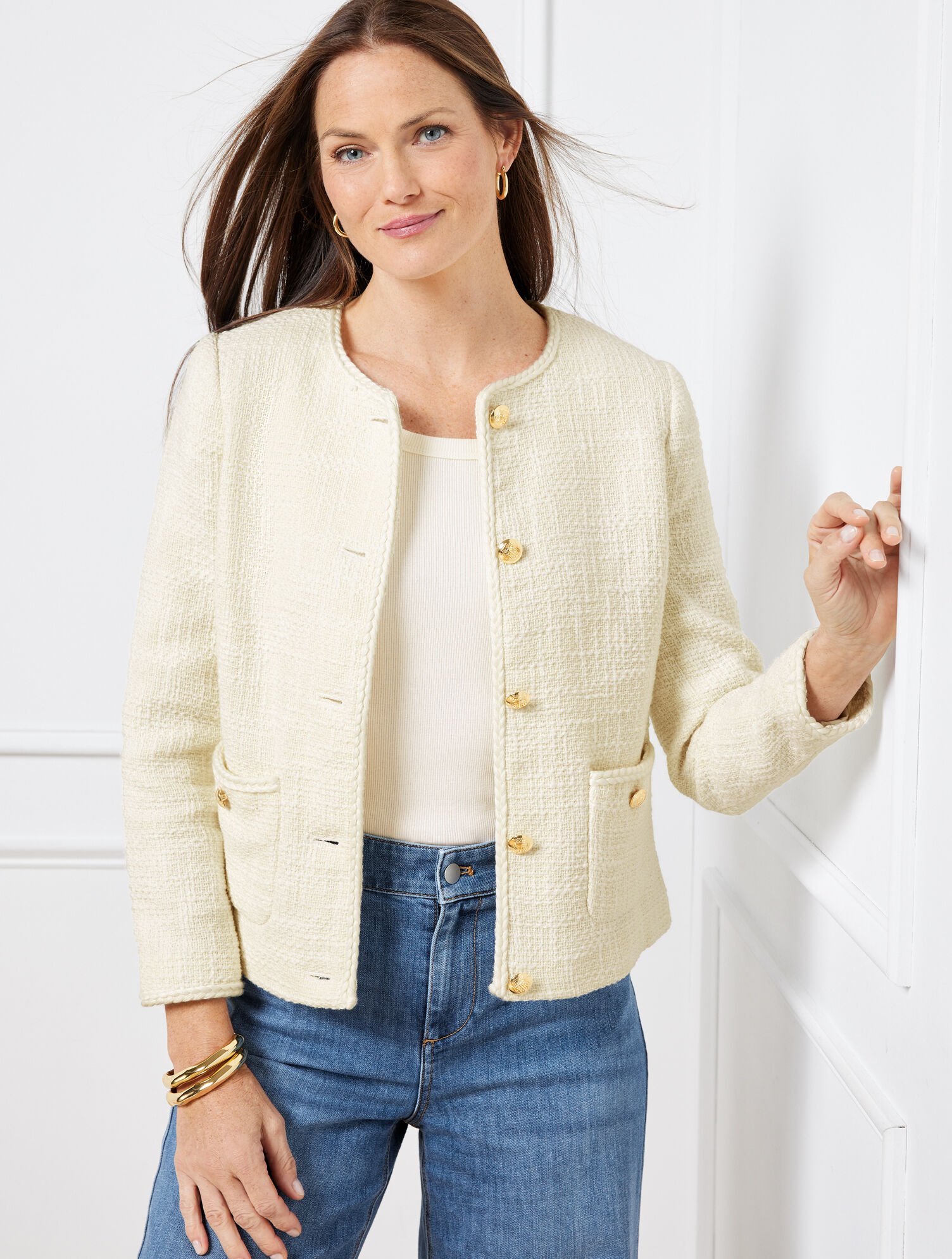 white collarless jacket
