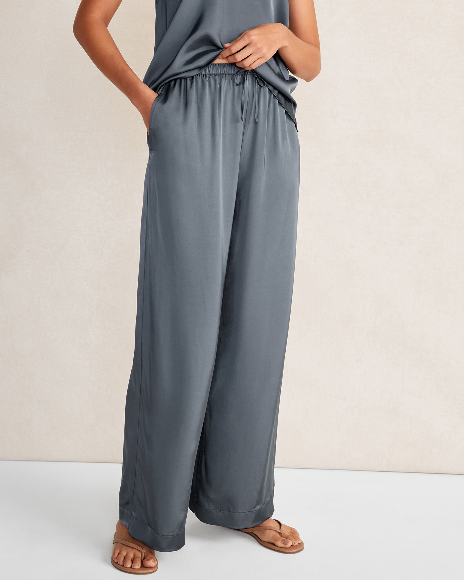 relaxed drawstring trousers
