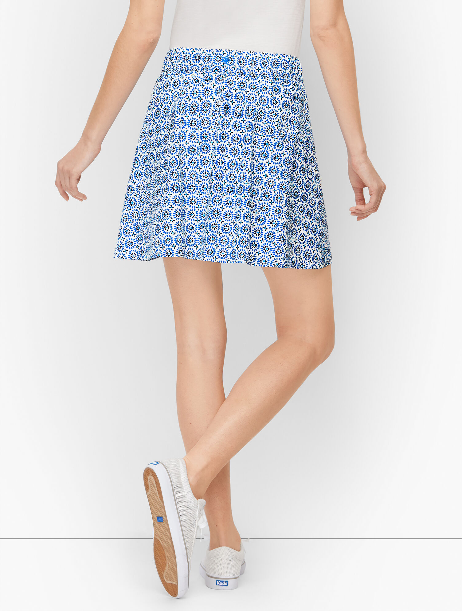 Lightweight Stretch Skort - Pinwheel Daisies | Talbots